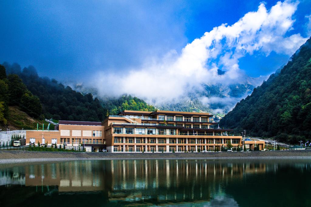 Qafqaz Tufandag Mountain Resort Hotel • Azerbaijan 360°